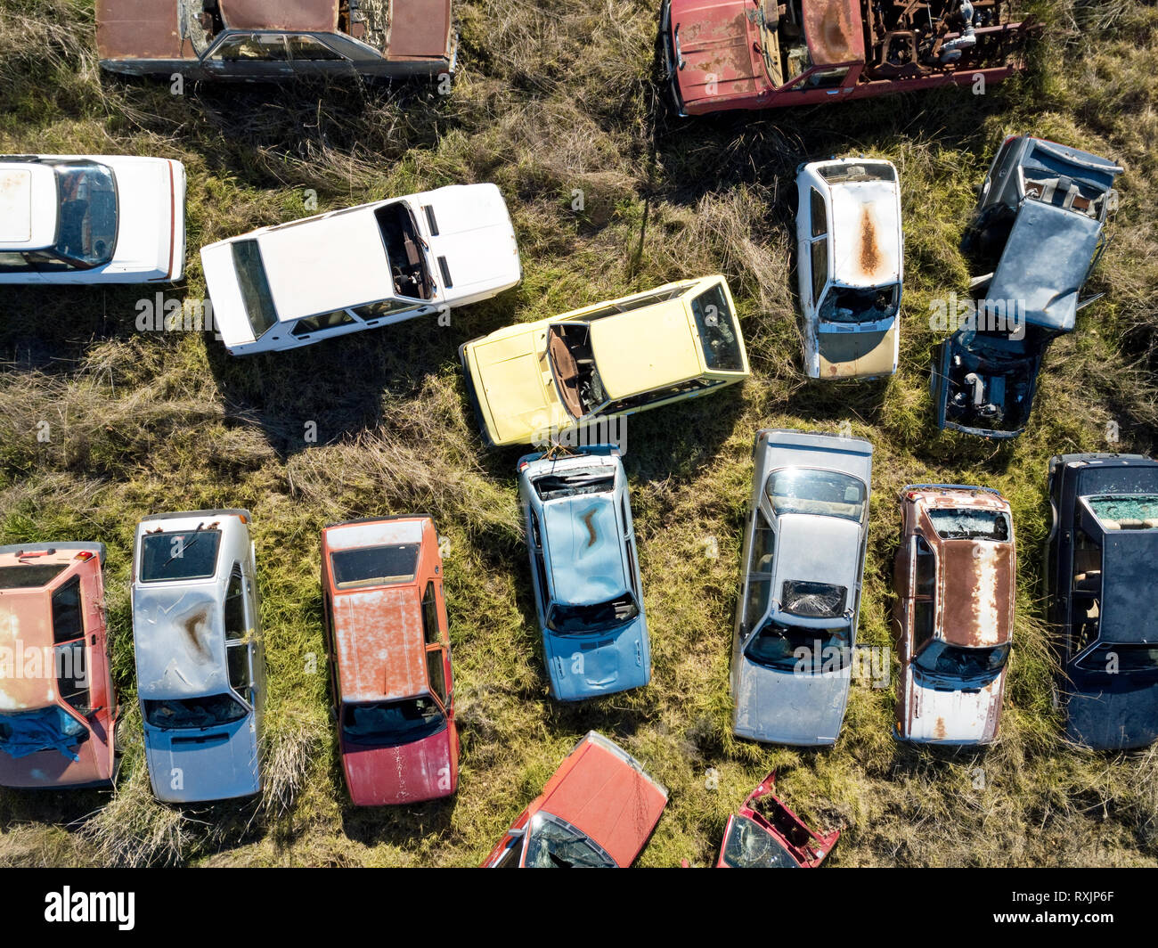 Old car breakers yard hi-res stock photography and images - Alamy