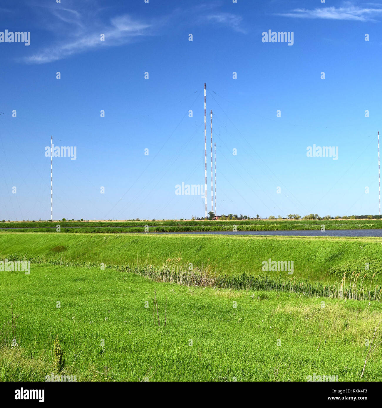 Aerial platforms for the transmission of radio waves in the longwave ...