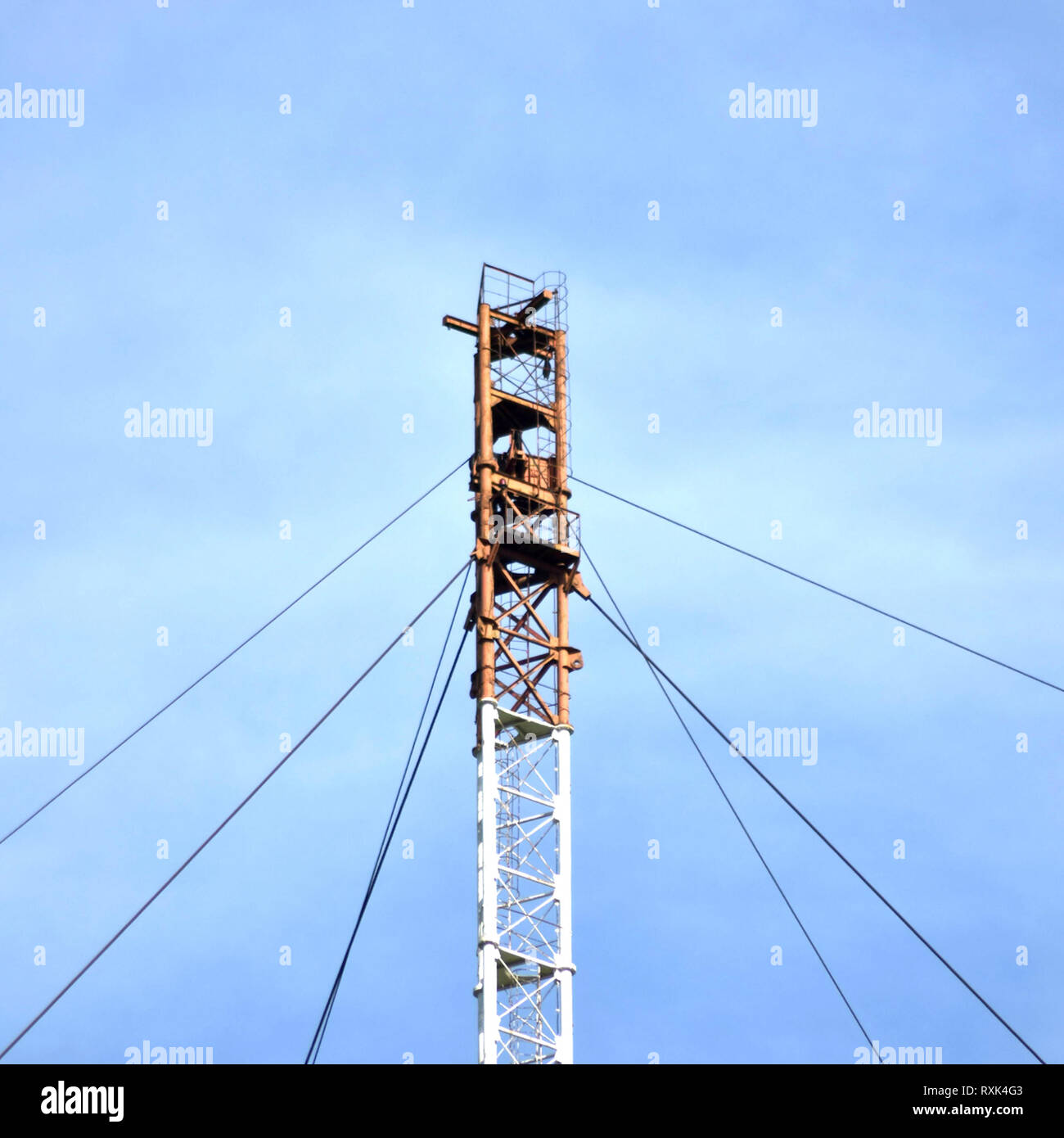 Aerial platforms for the transmission of radio waves in the longwave ...