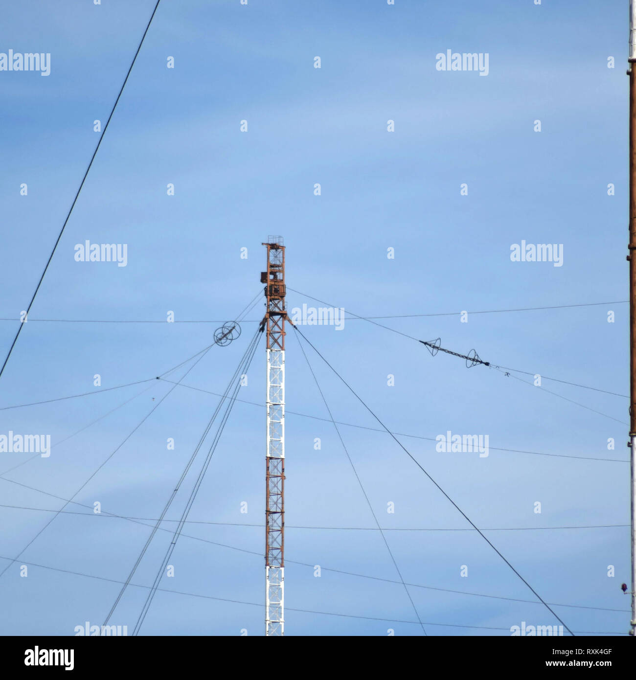 Aerial platforms for the transmission of radio waves in the longwave ...