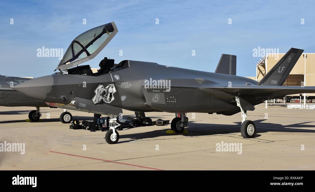 A U.S. Air Force F-35 Joint Strike Fighter (Lightning II) jet at Davis ...