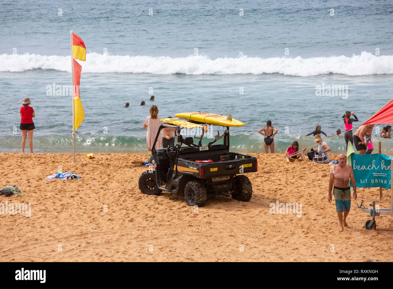 Lifesavers beach buggy hi-res stock photography and images - Alamy