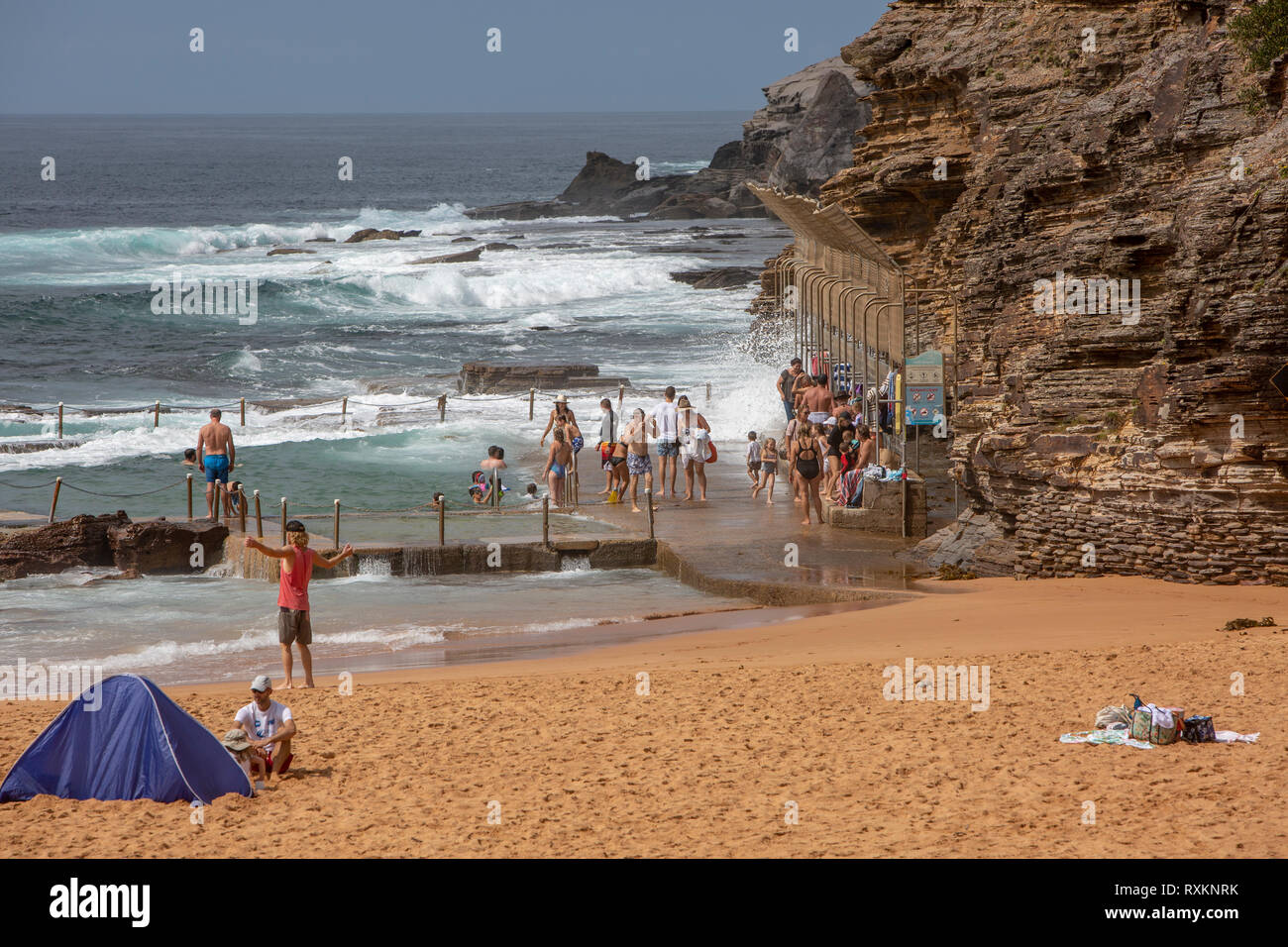 Rock pool baths hi-res stock photography and images - Alamy