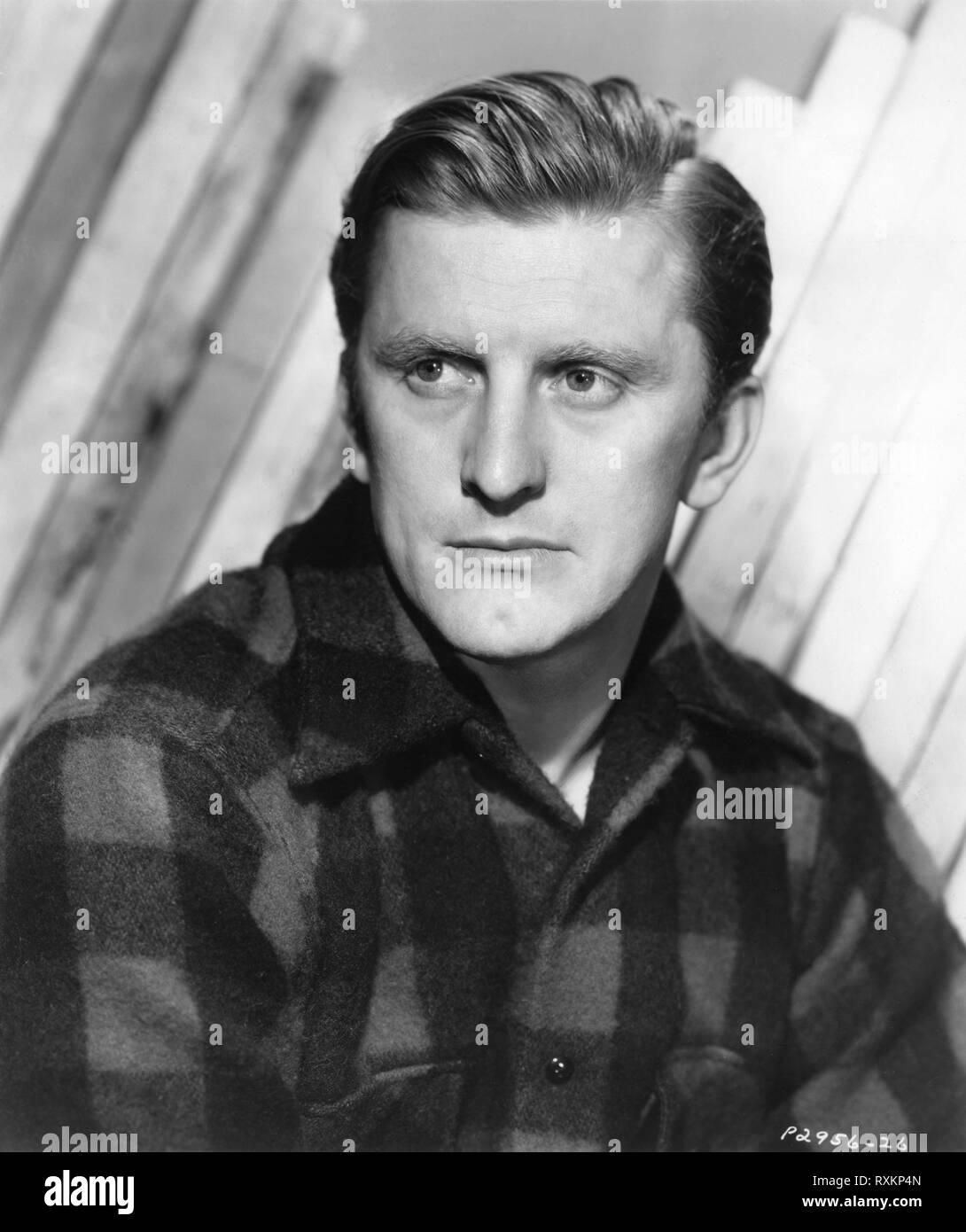 Cleft chin hi-res stock photography and images - Alamy