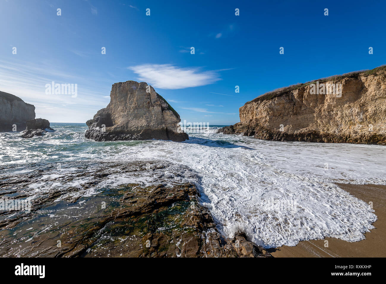 High tide at Shark Fin Cove Stock Photo - Alamy