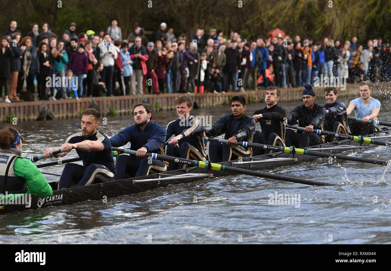 Cambridge bumps trinity hi-res stock photography and images - Alamy