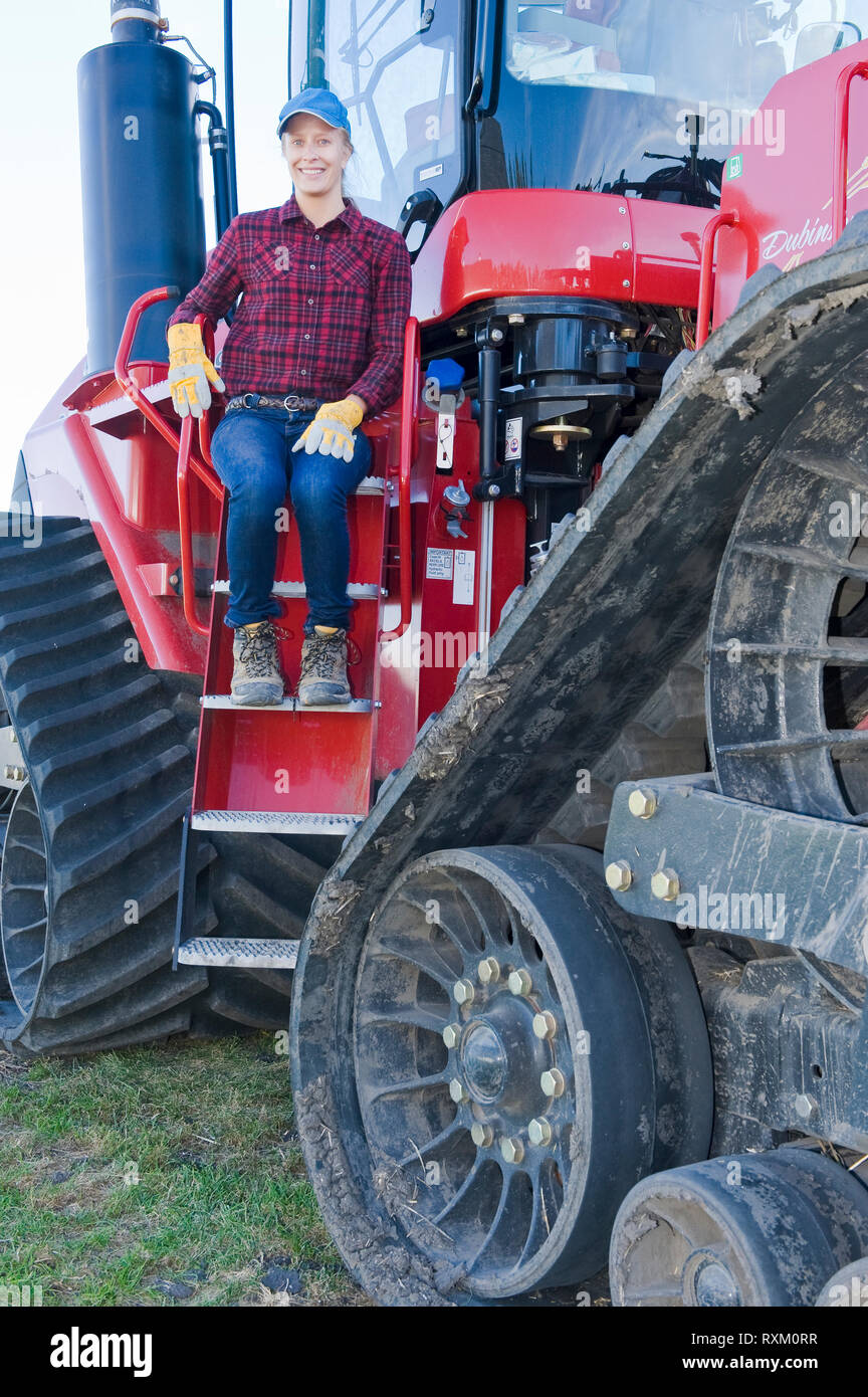 Women farmer tractor hi-res stock photography and images - Alamy