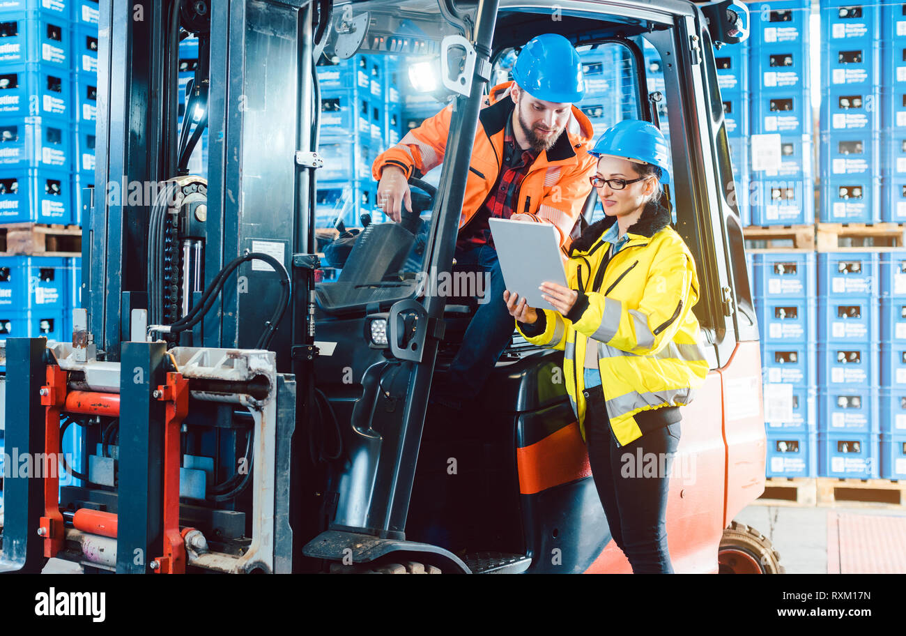 Logistics warehouse hi-res stock photography and images - Alamy