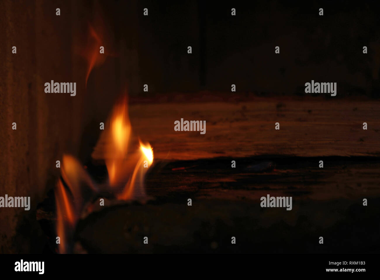 Wood Fire Glow Embers Stock Photo - Alamy