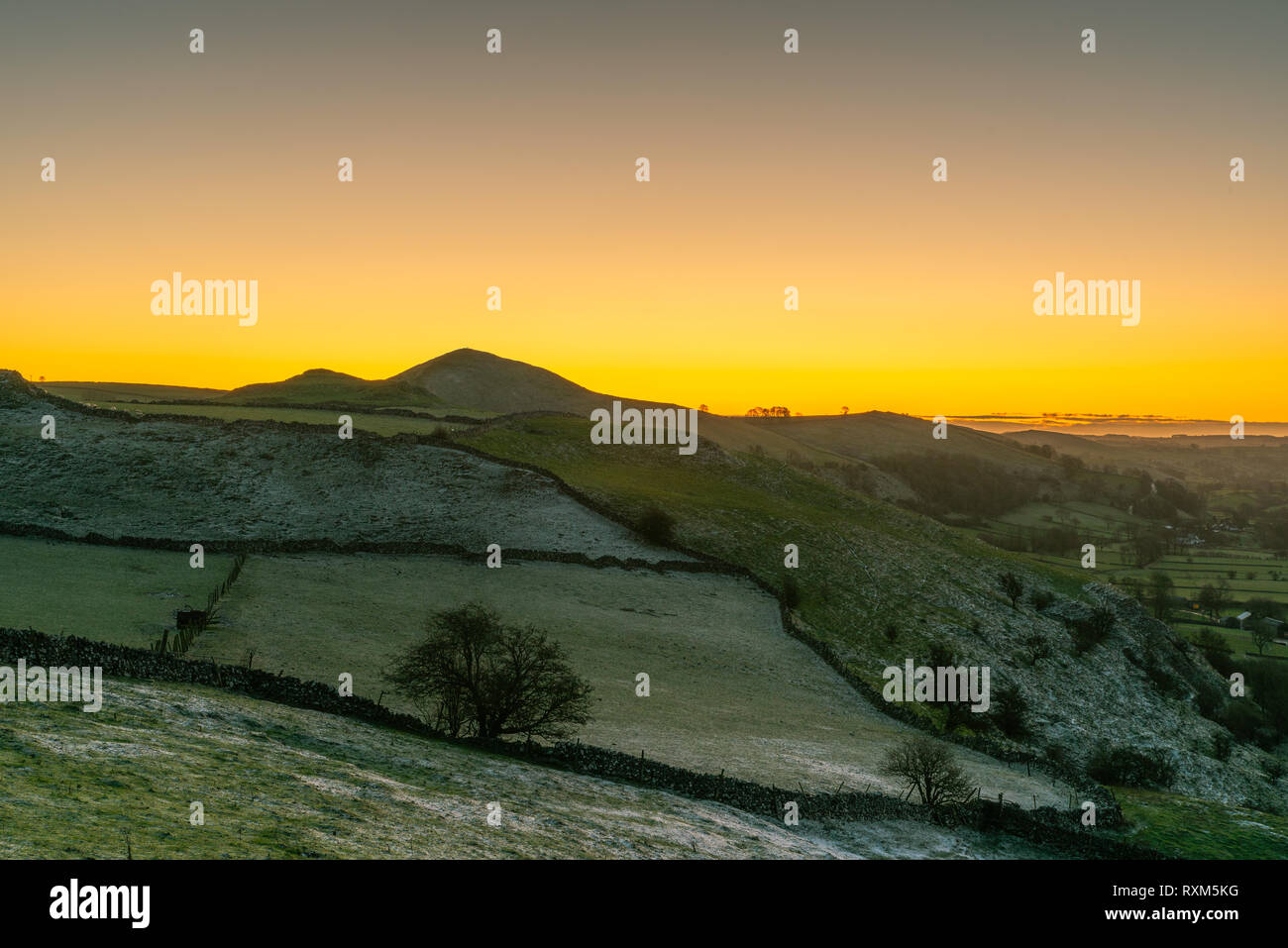 Sunrise on High Wheeldon in the Peak District National Park Stock Photo ...