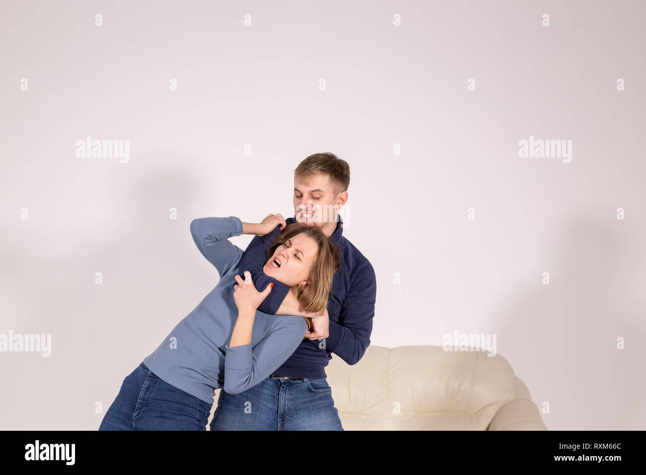 Strangle strangling hi-res stock photography and images - Alamy