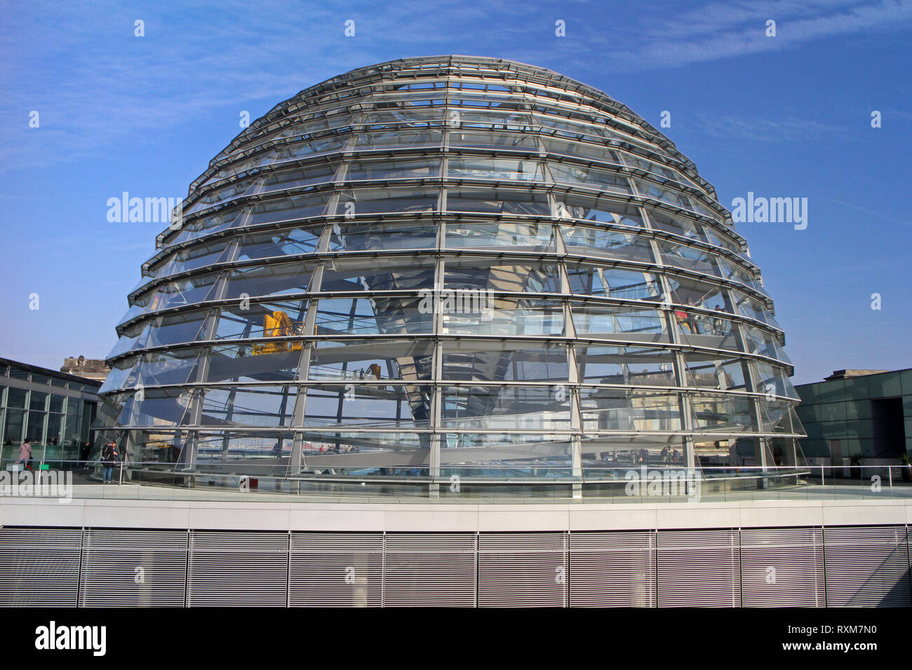 Parliament dome and terrace hi-res stock photography and images - Alamy