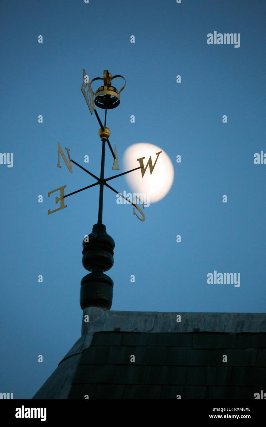 Weather,cock,vane, moon,north,south,east,west,anemometer,windsock,roof ...