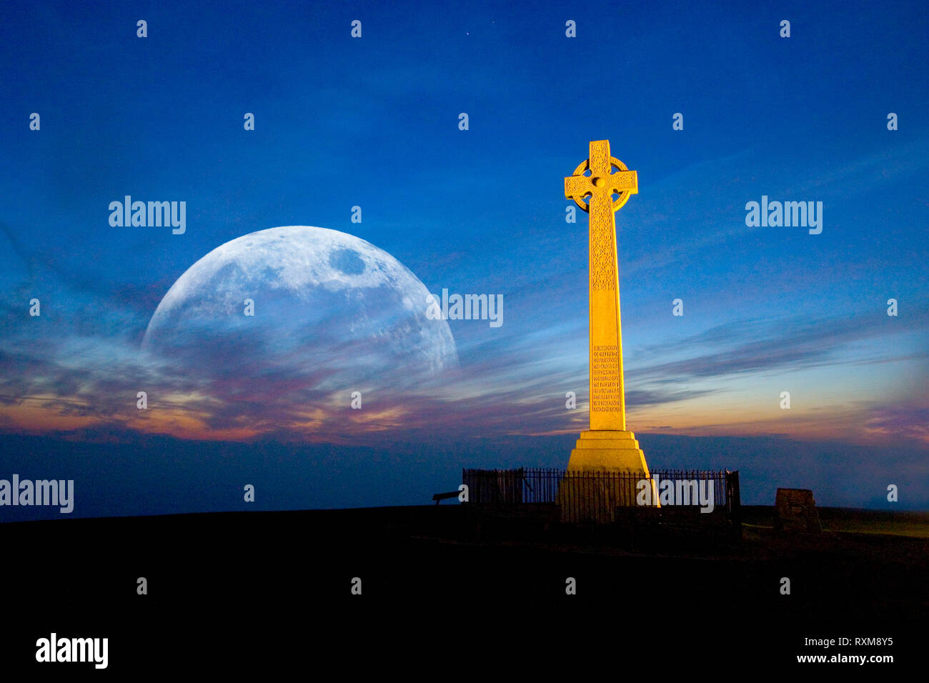 Tennyson Monument, moon,rise,huge,large,massive,enormous,harvest ...