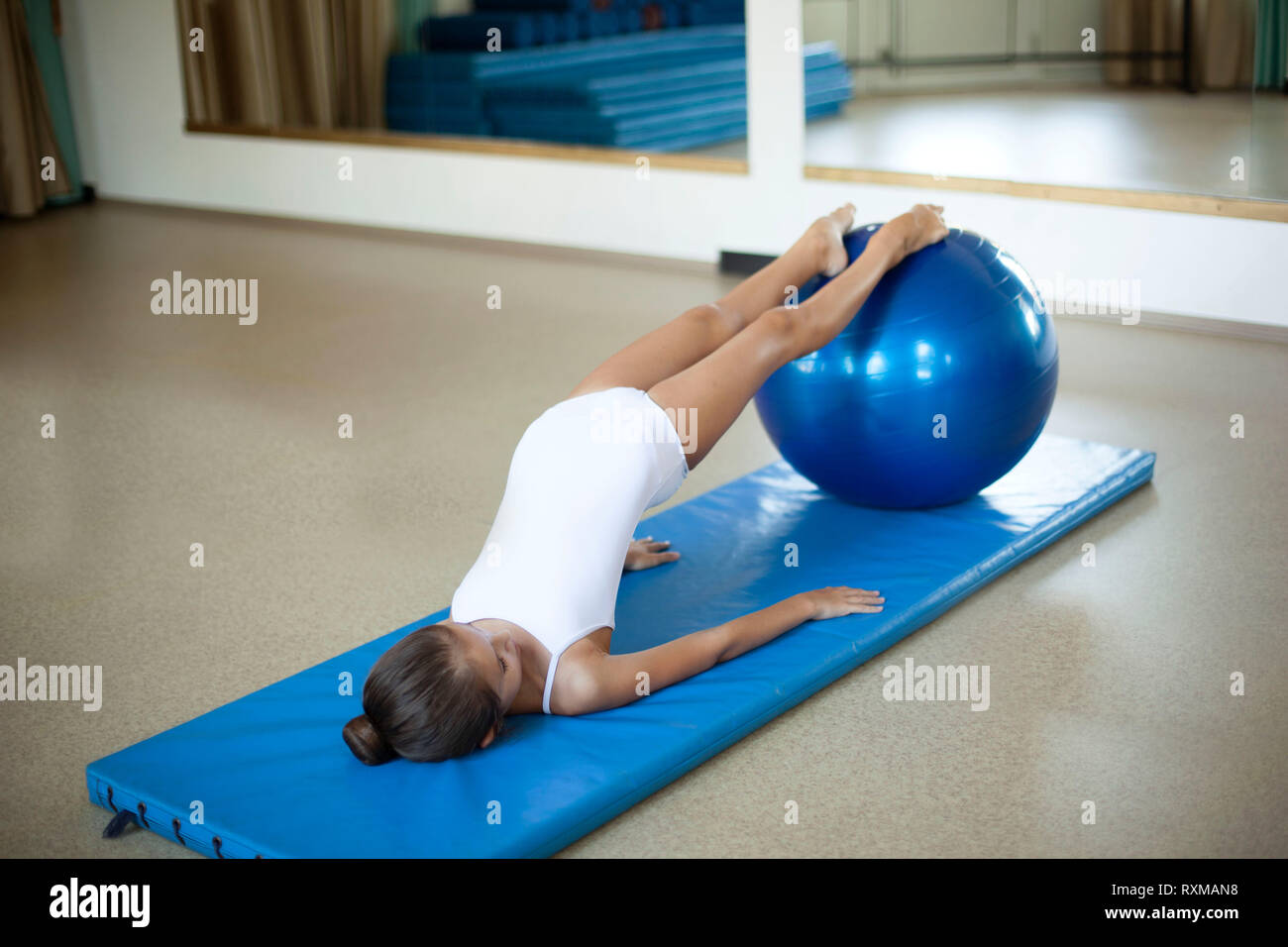 Ballet fitness hi-res stock photography and images - Alamy