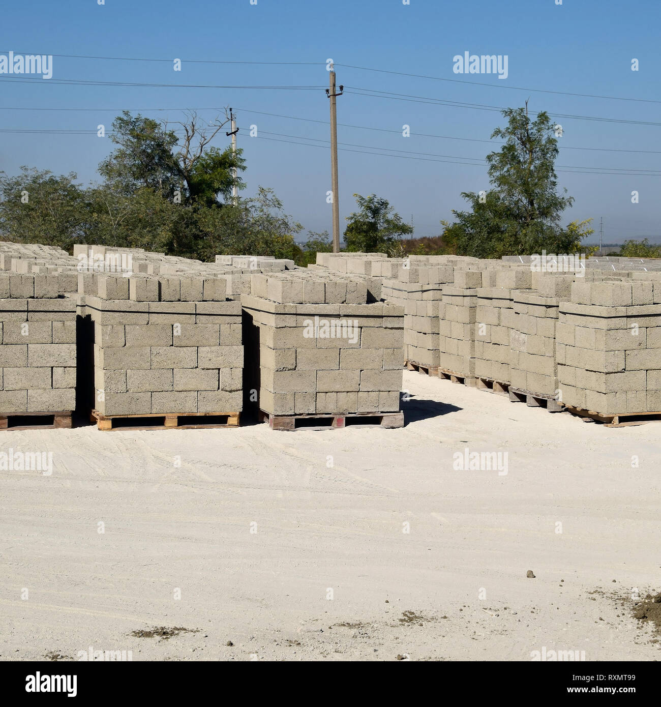 Cinder blocks, which lie in the bays. Storage cinder block Stock Photo ...