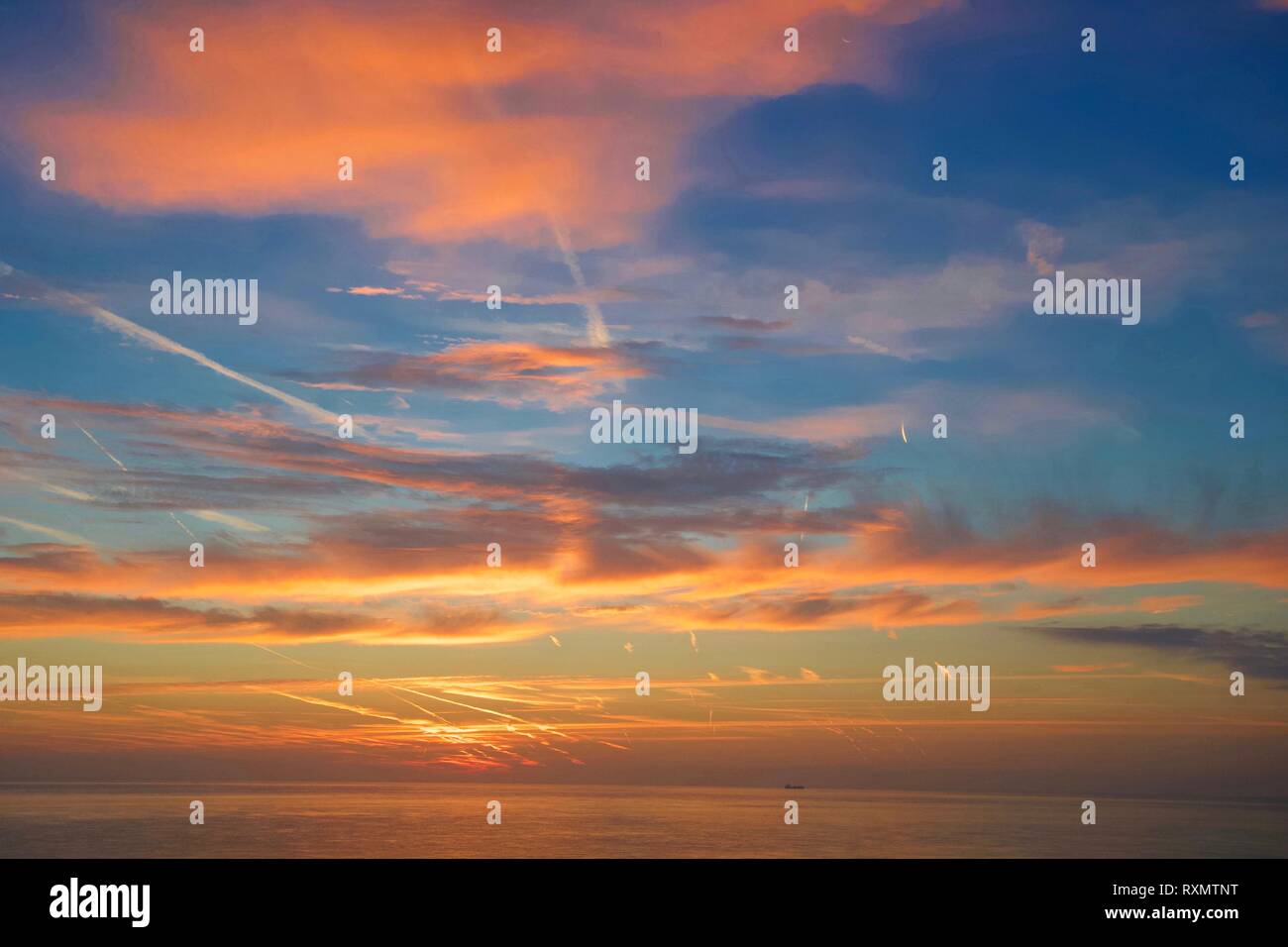 Broadstairs beach sun hi-res stock photography and images - Alamy