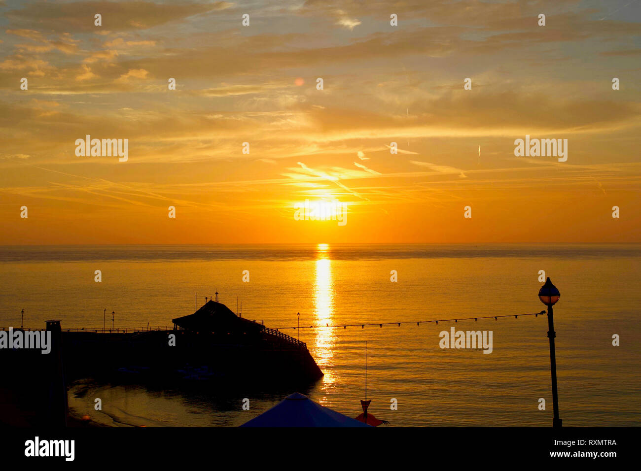 Sunset sunrise england beach hi-res stock photography and images - Alamy