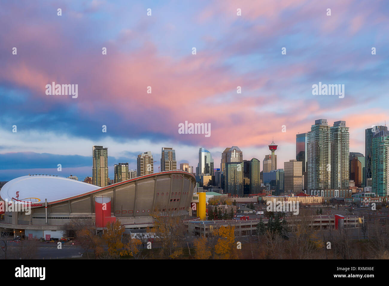 The scotiank saddledome hi-res stock photography and images - Alamy