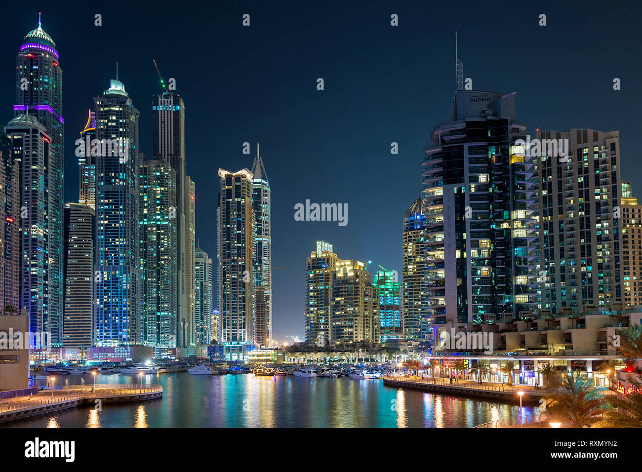 Dubai downtown night scene hi-res stock photography and images - Alamy
