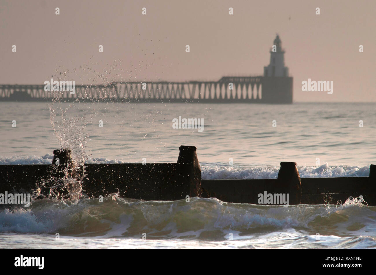 Blyth east pier lighthouse hi-res stock photography and images - Alamy