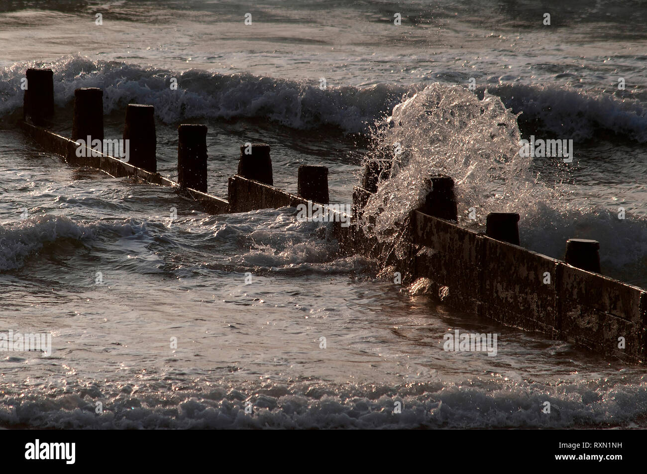 Spalshing Waves High Resolution Stock Photography and Images - Alamy