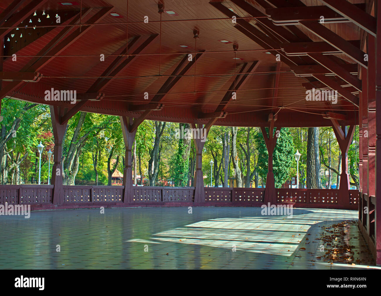 Wooden ceiling structure hi-res stock photography and images - Alamy
