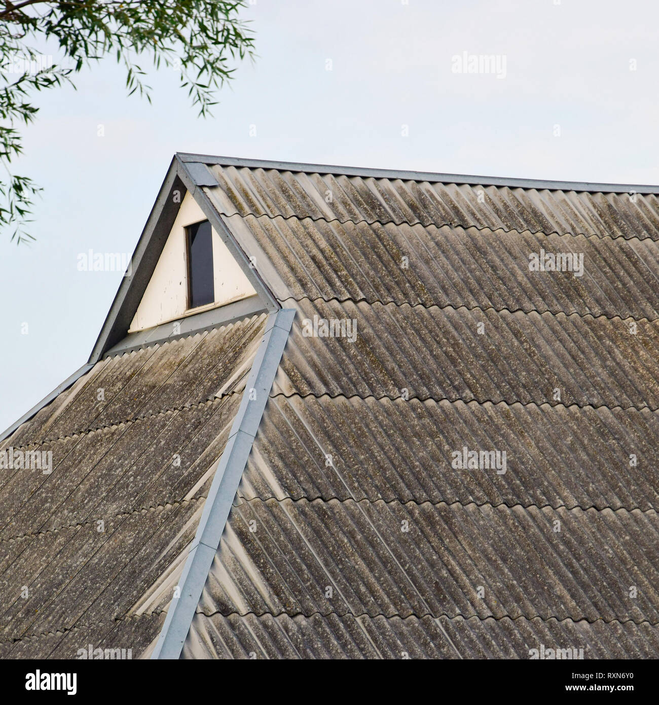 Slate roof houses. Old slate roof house Stock Photo - Alamy