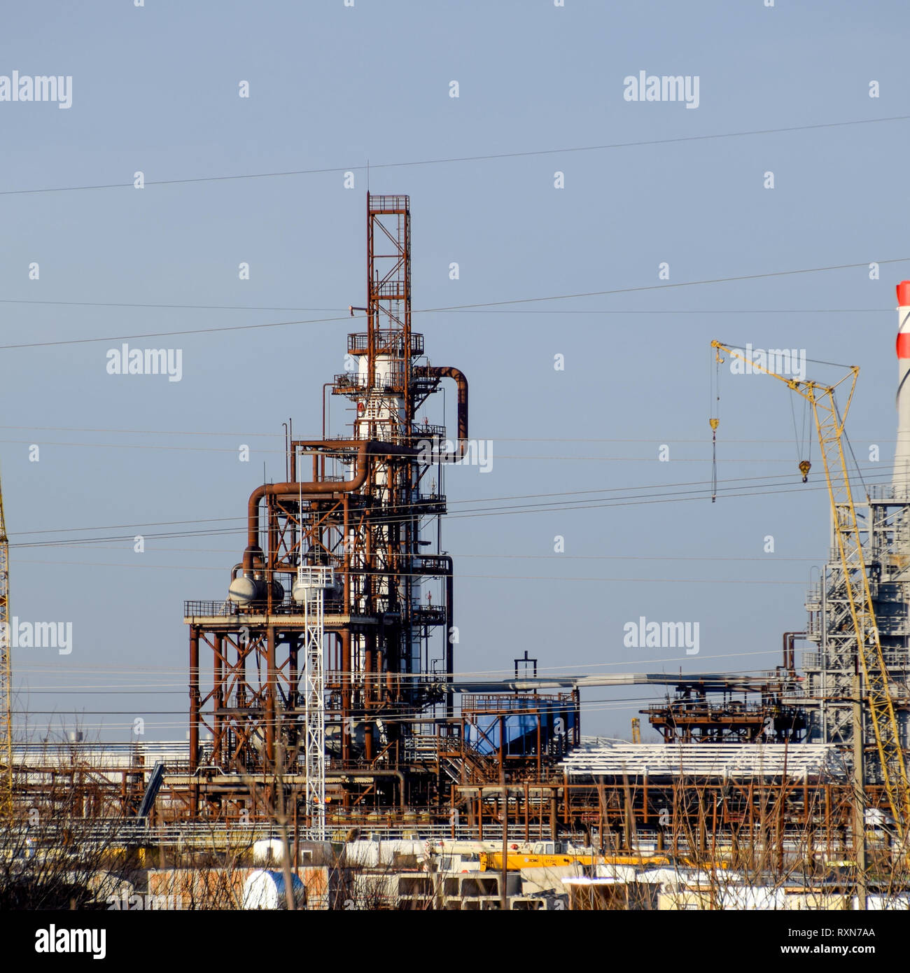 Cracking column hi-res stock photography and images - Alamy