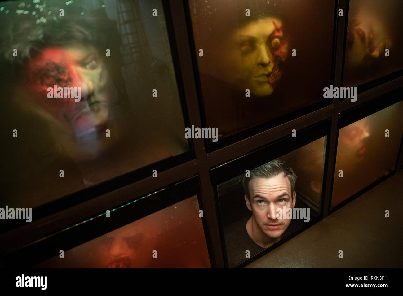 Preview of the Official The Walking Dead immersive art gallery Exhibits ...