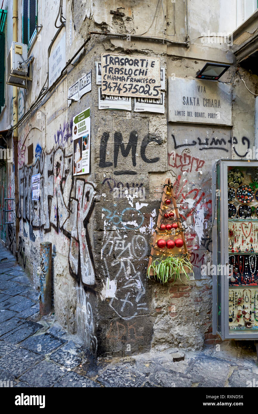 Graffiti in italy hi-res stock photography and images - Alamy