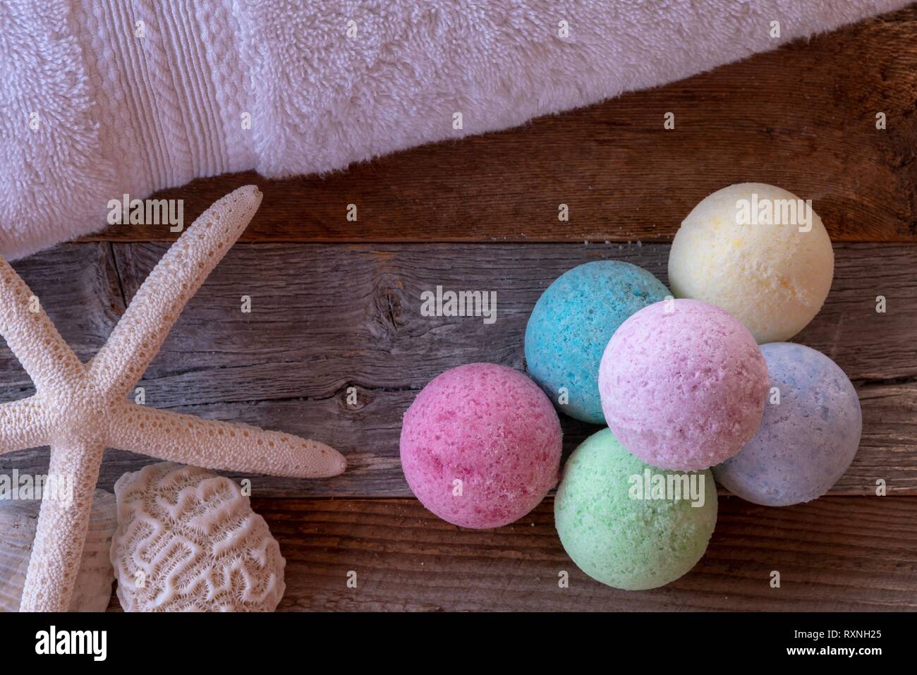 Bath bombs hi-res stock photography and images - Alamy