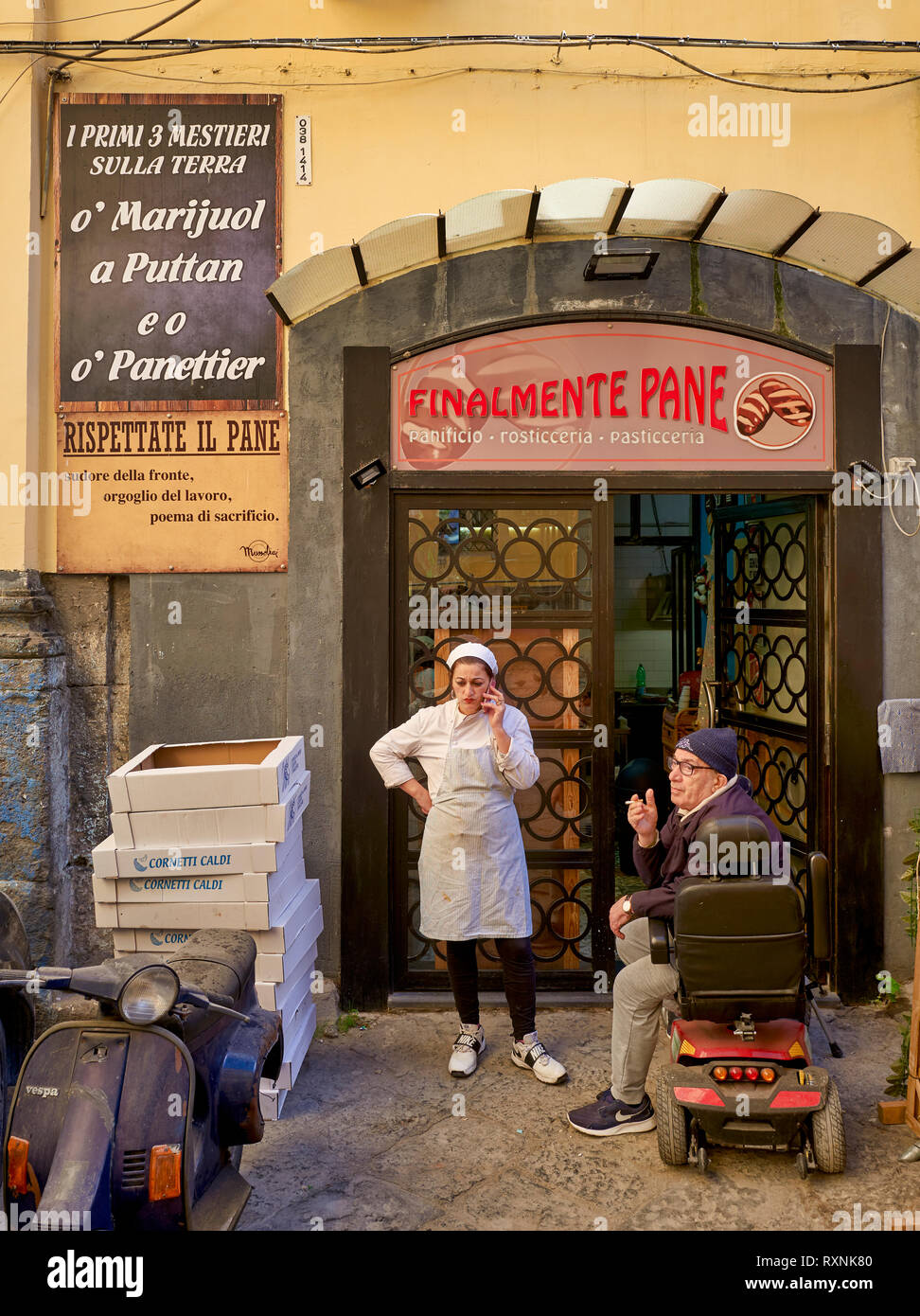 Naples Campania Italy. A traditional neapolitan bakery Stock Photo - Alamy