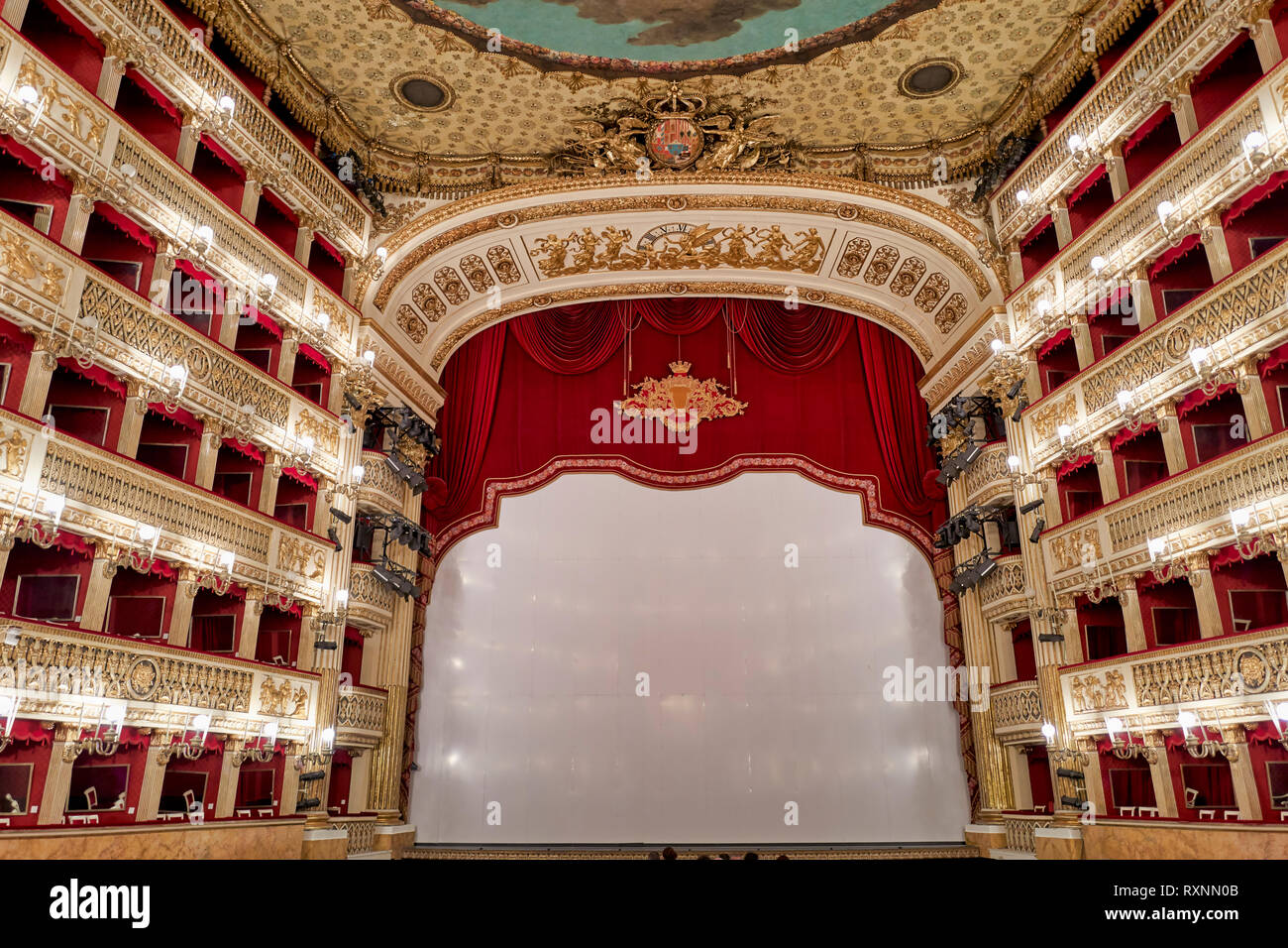 Opera naples italy architecture san hi-res stock photography and images ...