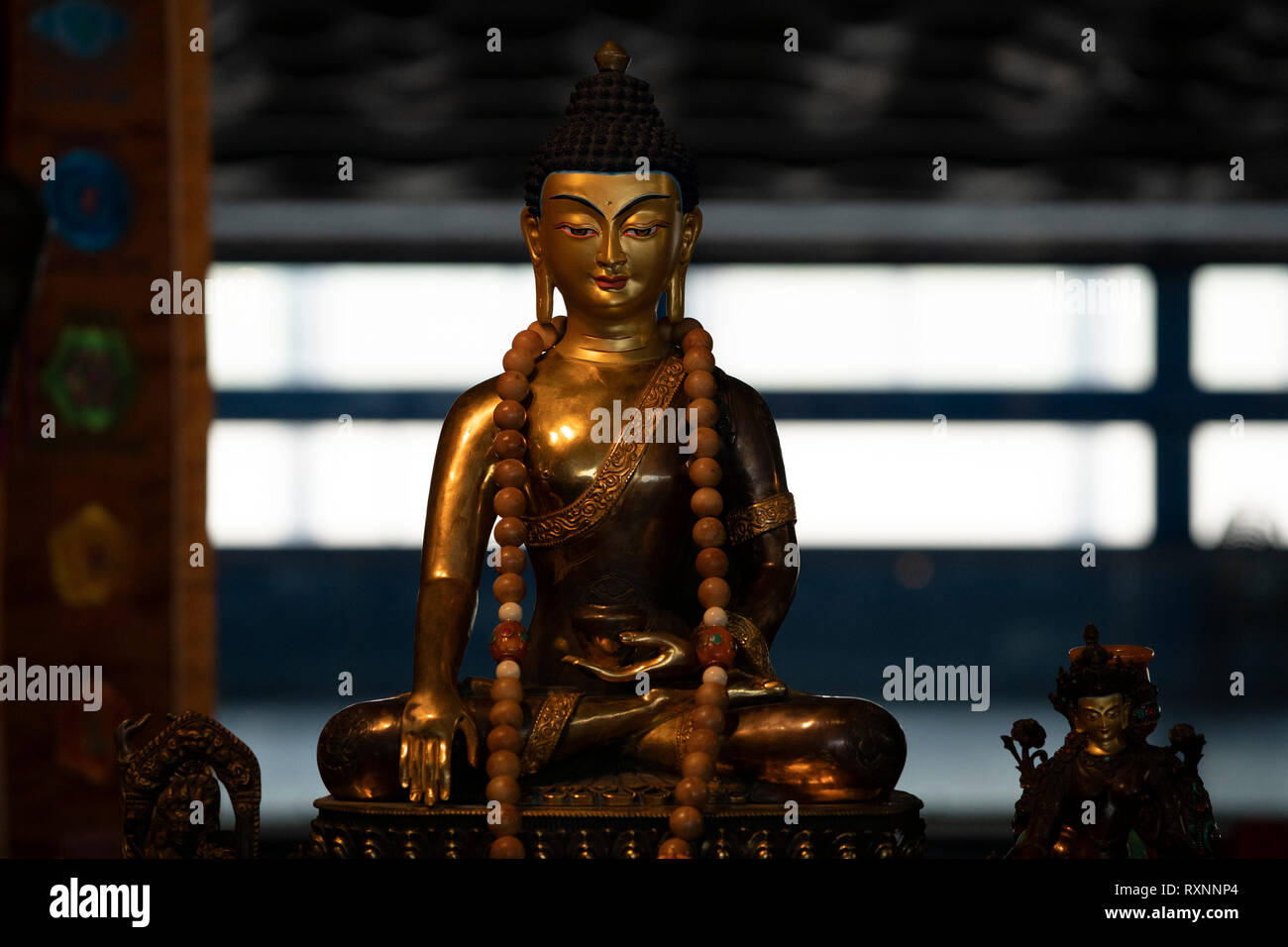 Japanese Buddah statue isolated close up detail Stock Photo - Alamy