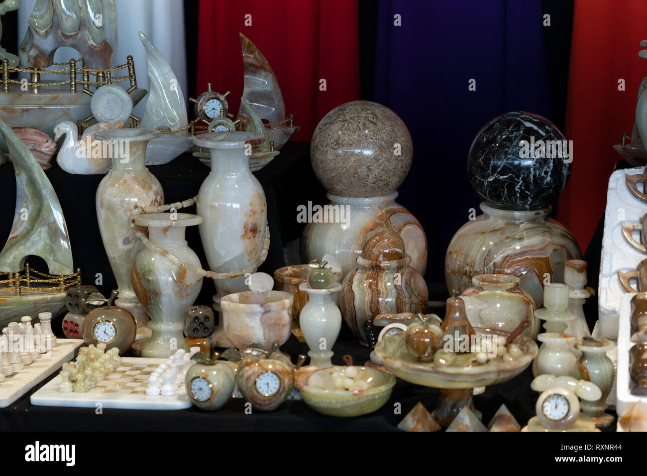 Egypt alabaster shop hi-res stock photography and images - Alamy