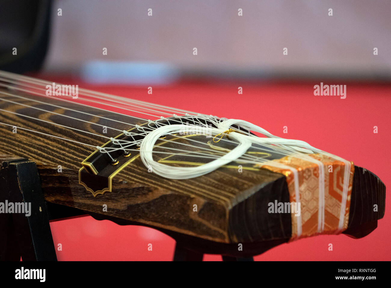 Koto japanese harp costume hi-res stock photography and images - Alamy