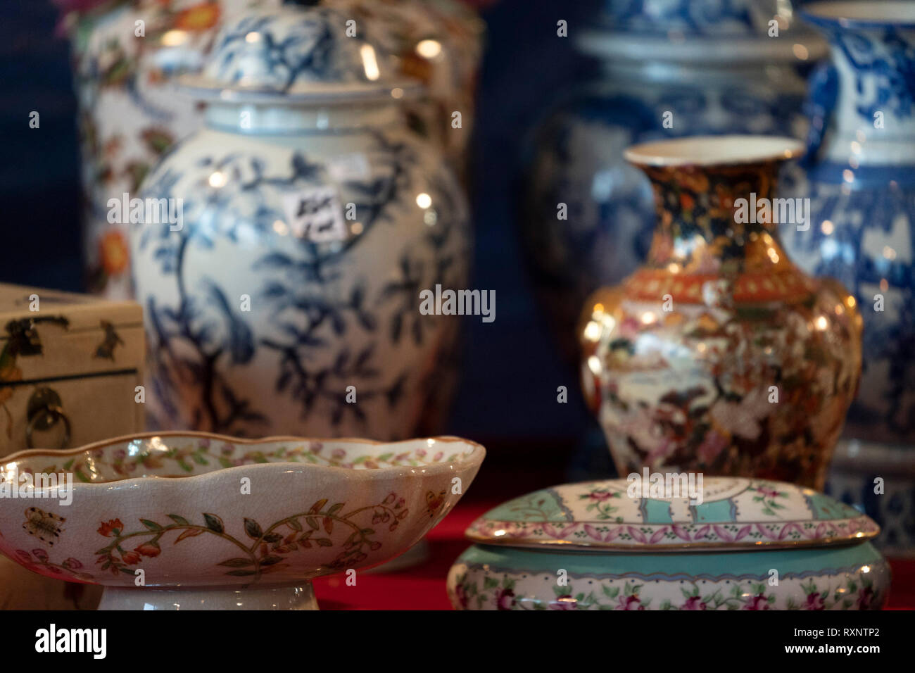Chinese porcelein at the market detail Stock Photo - Alamy