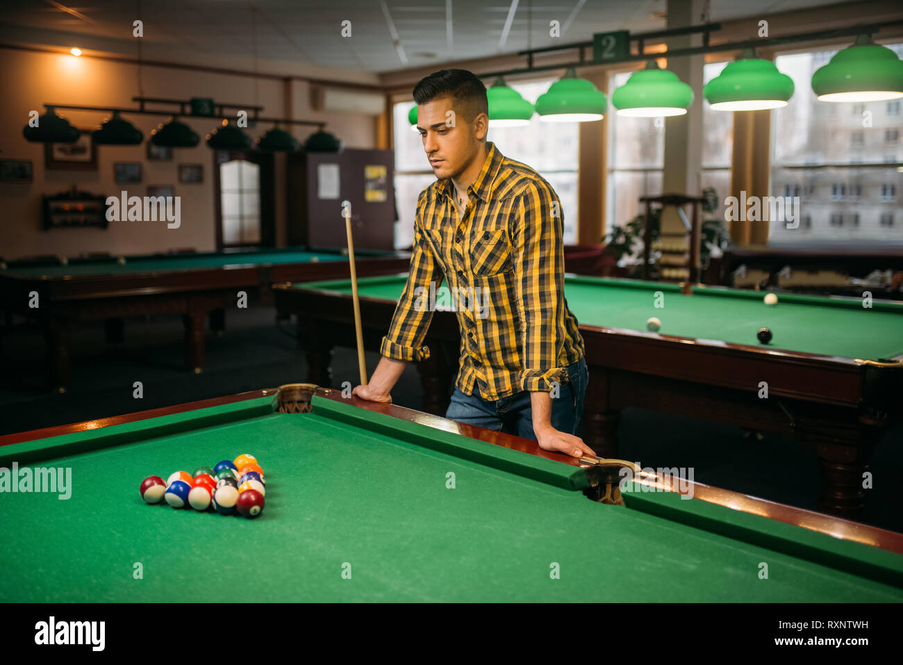 Poolroom hi-res stock photography and images - Alamy