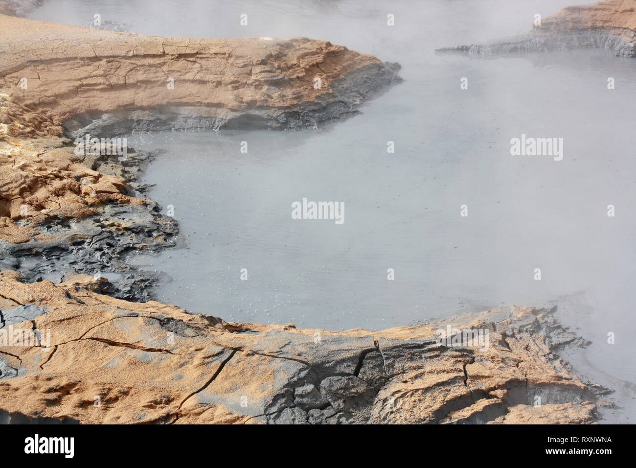 Scorched earth landscape hi-res stock photography and images - Alamy
