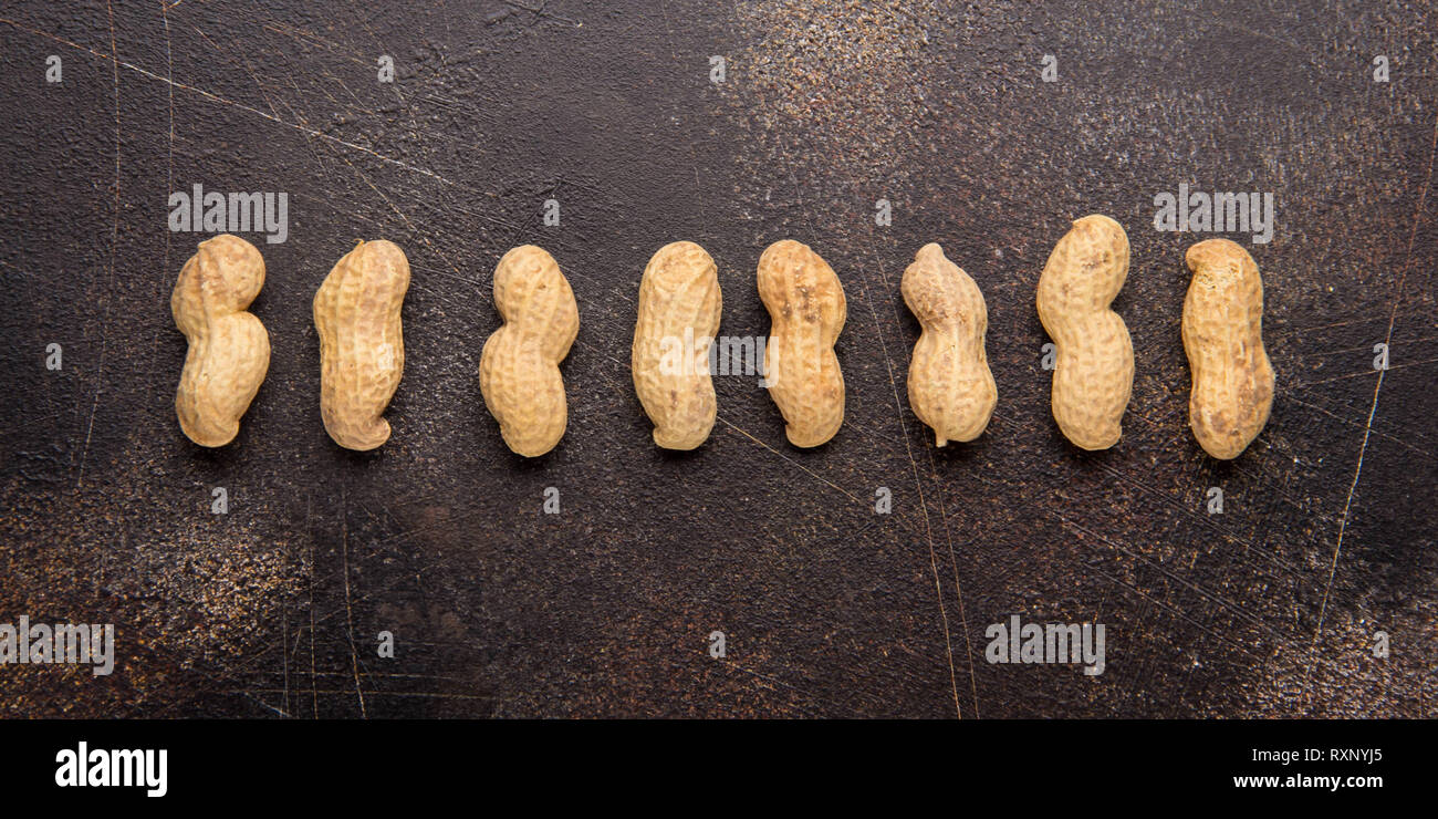 Line of peanuts hi-res stock photography and images - Alamy