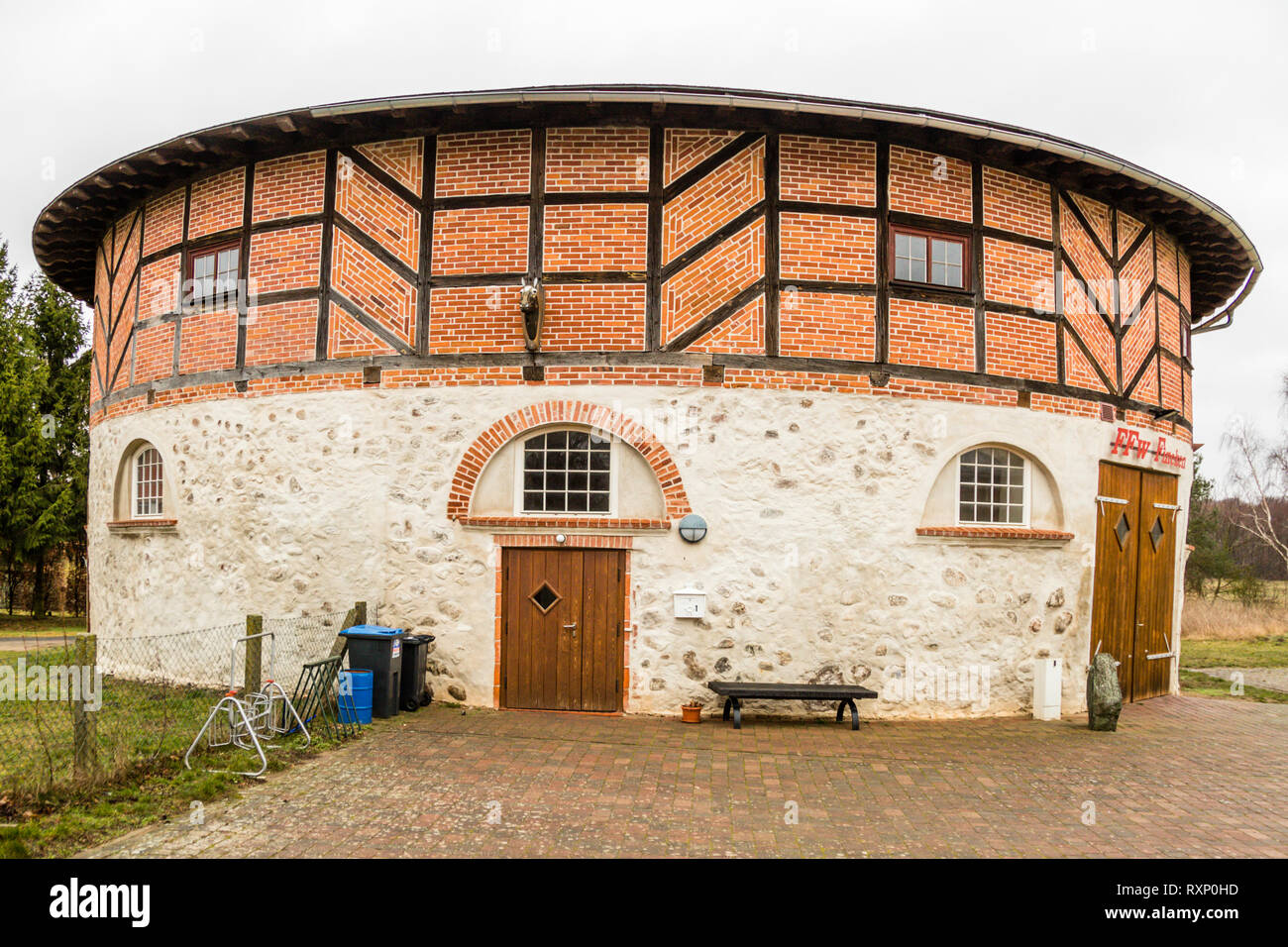 Cobblestone barn hi-res stock photography and images - Alamy