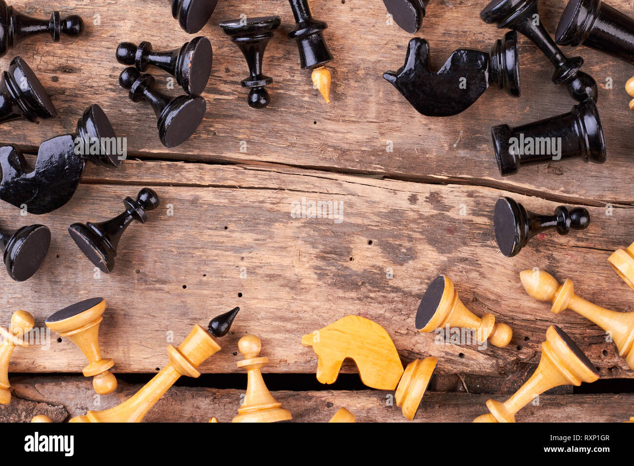Frame from white and black chess pieces Stock Photo - Alamy