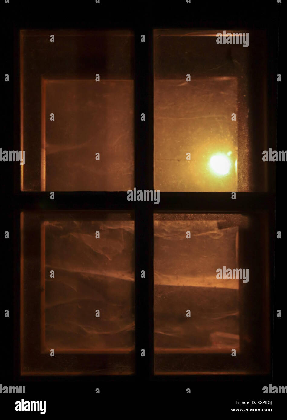 Light shining into window hi-res stock photography and images - Alamy