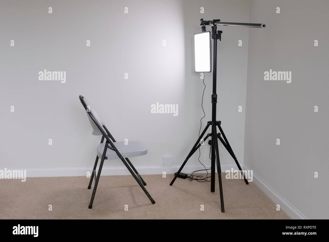 LED light photography studio and chair Stock Photo - Alamy