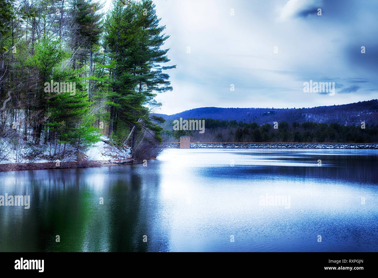 The lower Barkhamsted Reservoir and Saville Dam at wintertime on an ...