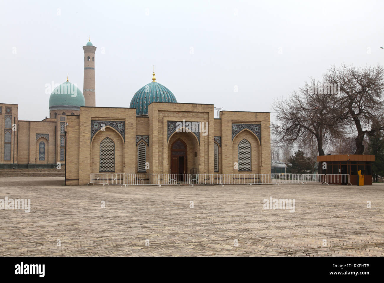 Dzhuma Mosque in Uzbekistan, Tashkent Stock Photo - Alamy