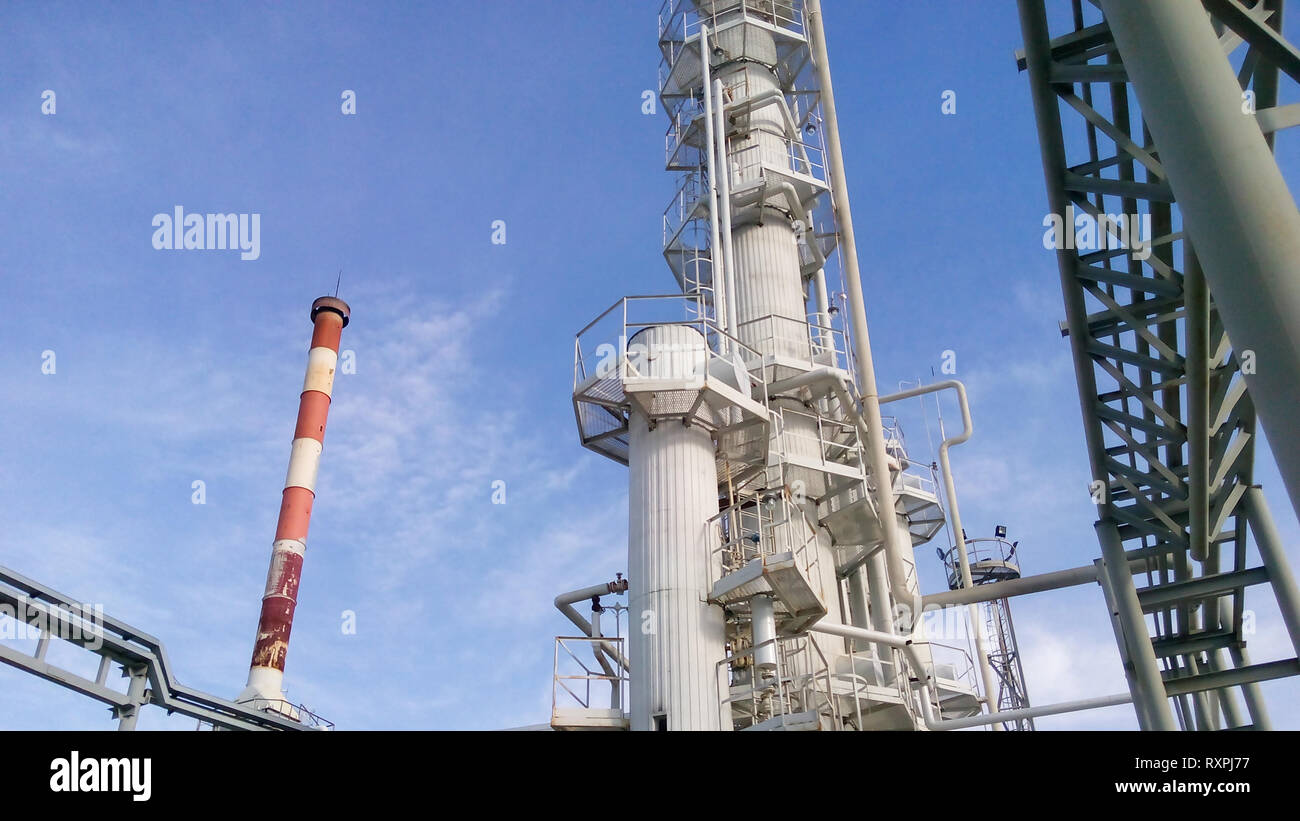 Distillation columns and heating furnace. The equipment for oil ...