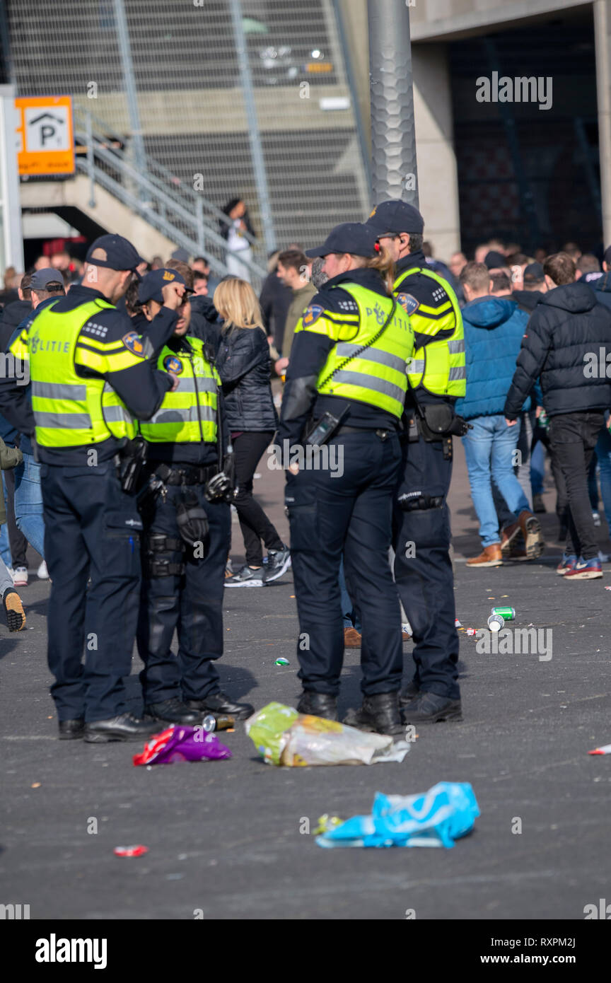 Johan cruyff arena police hi-res stock photography and images - Alamy
