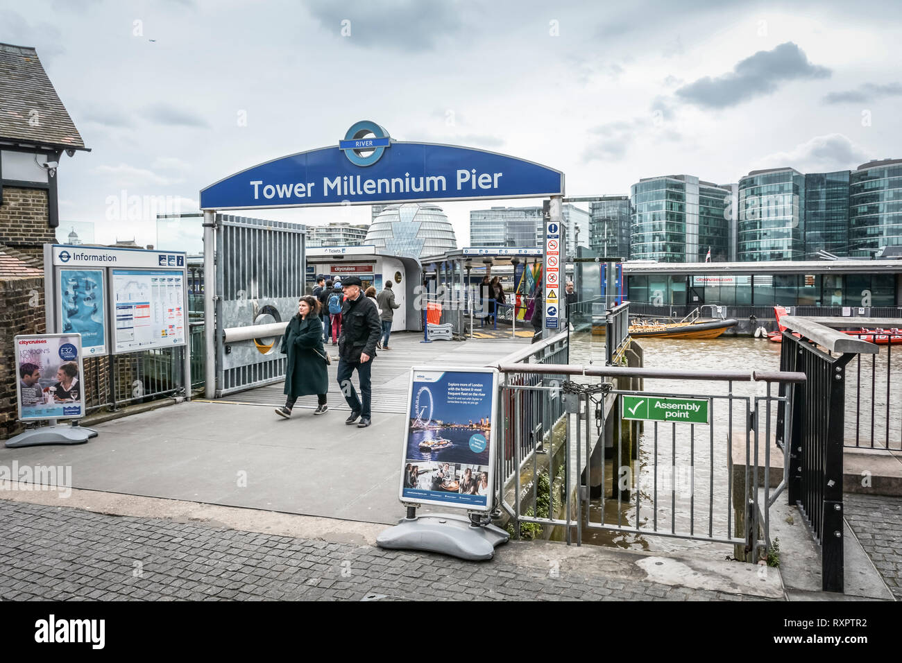 Embarkation point hi-res stock photography and images - Alamy